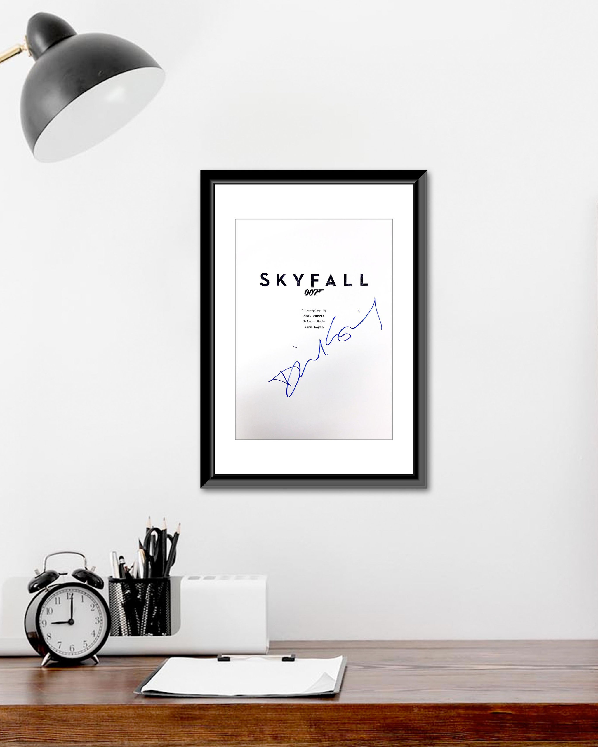 Skyfall signed movie script cover autographed by Daniel Craig, 11x14 ...
