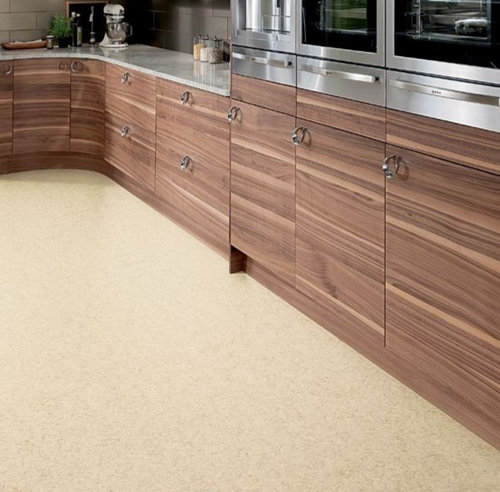 Vinyl sheet flooring