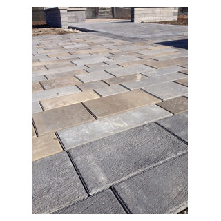 Paver Displays - Contemporary - Chicago - by Elemental Landscapes, Ltd ...