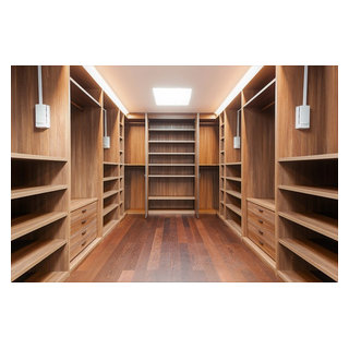 Oak Walk in Wardrobe - Modern - Wardrobe - Oxfordshire - by Notch ...