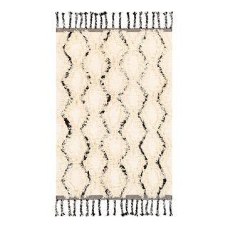 Apache APA-2300 Rug, 5'x7'6" - Scandinavian - Area Rugs - by Surya | Houzz