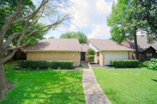 Help! Home Exterior with No Windows