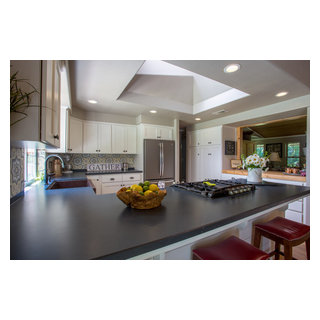 Modern Farmhouse Style Kitchen - Country - Kitchen - Sacramento - by ...