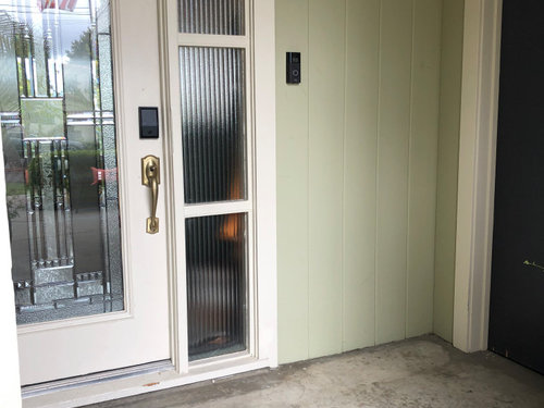 Help decorating around an off-centered front door