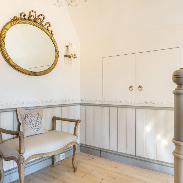 75 Shiplap Wall Hallway Ideas You'll Love - April, 2025 | Houzz