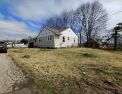 Front of house doesn't face the road! | Houzz Forum