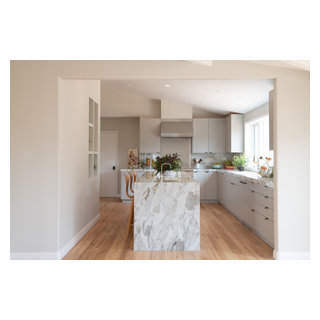 West Coast Wellness : Kitchen Family Room Great Room - Beach Style ...