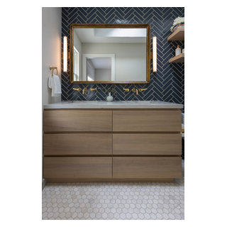 Nautical Herringbone Bathroom Accent Wall - Traditional - Bathroom ...
