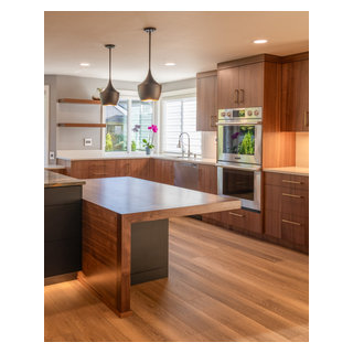 Seamless Kitchen Flow with Walnut & Black Accents - Modern - Kitchen ...