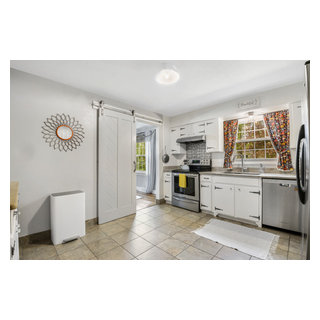 Mid-Century Modern Kitchen in Hudson - Midcentury - Kitchen - Cleveland ...