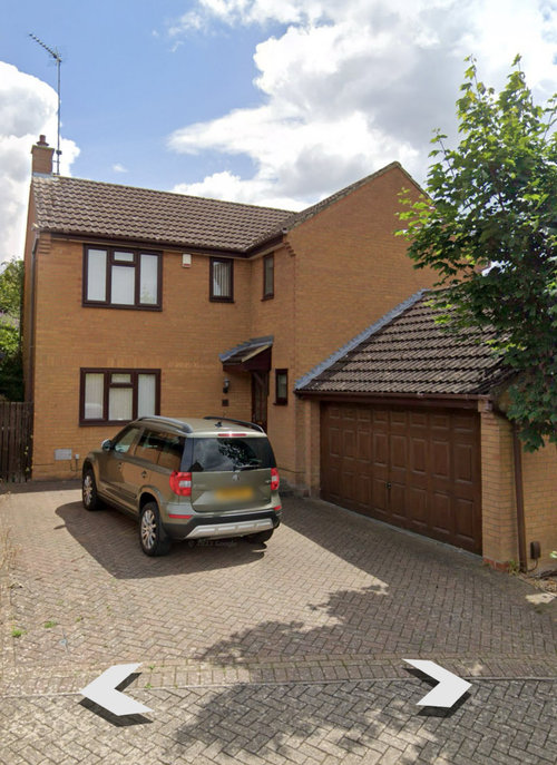 Modernising frontage of L-Shaped 80's house - on a budget! | Houzz UK