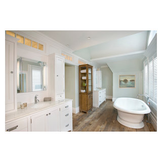 Meriam Hill House - Beach Style - Bathroom - Boston - by JW ...