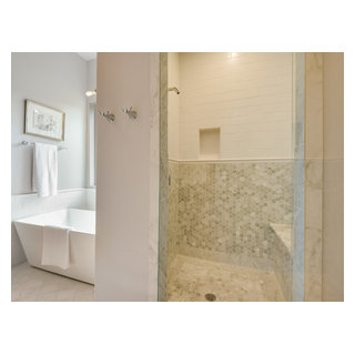 Canterbury - Bathroom - Austin - by Pulliam Custom Homes | Houzz