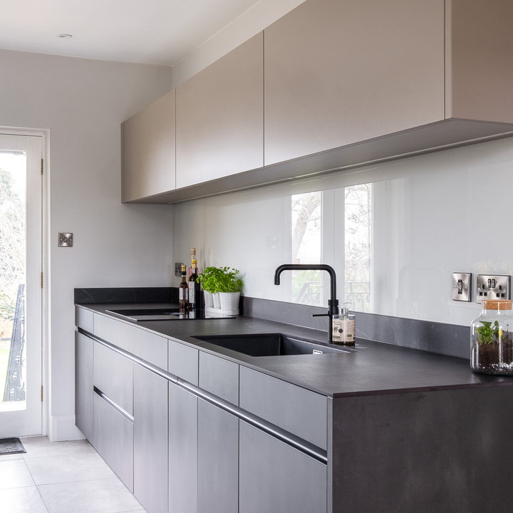 75 Beautiful Small Kitchen Ideas and Designs - April 2022 | Houzz UK