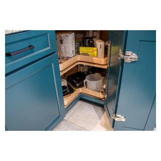 Two Tone Teal and Cream Kitchen with Romano White Quartz Countertop ...
