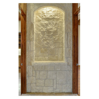 Lighted Alcove - Rustic - Dallas - by Desco Fine Homes LLC | Houzz