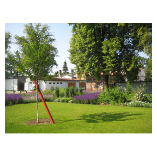 Adolf-Mann-Platz - Traditional - Garden - Berlin - by hochC ...