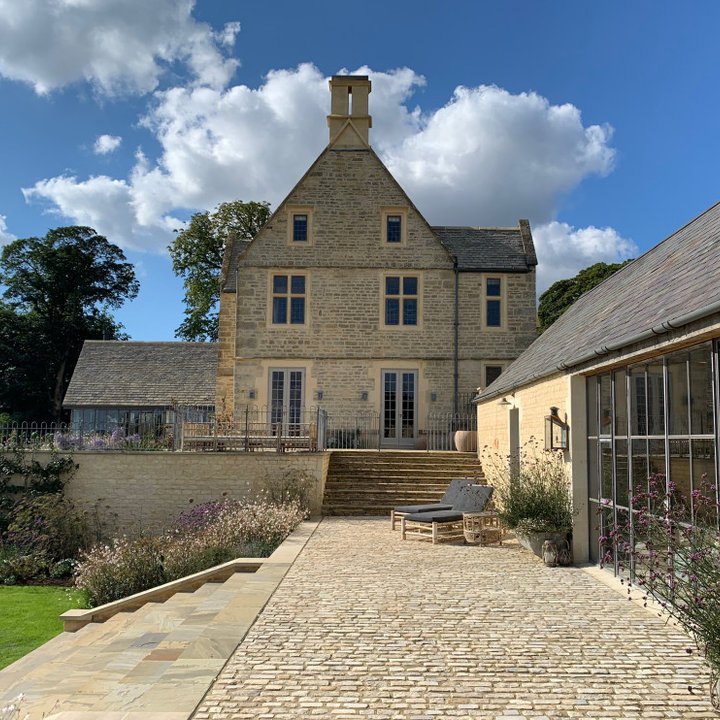 75 Beautiful Side House Exterior Ideas and Designs - April 2026 | Houzz UK