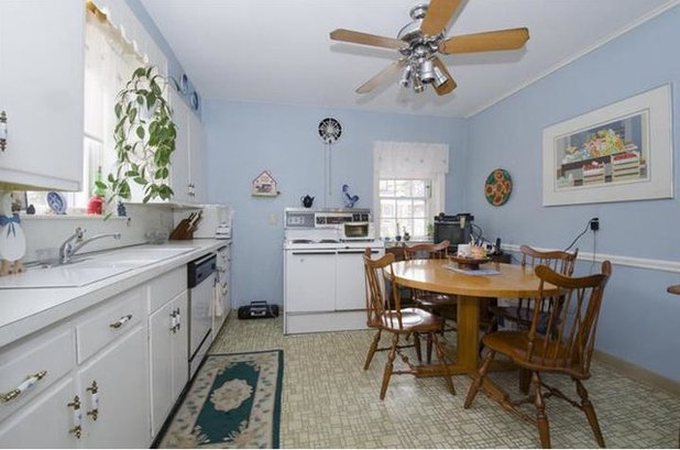 A Designer’s New Kitchen Embraces Soothing Sea-Blue Colors