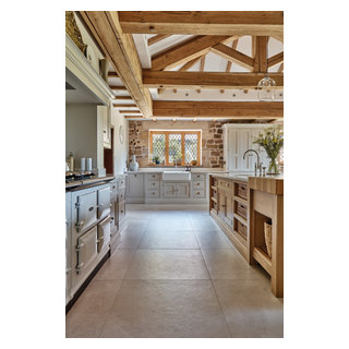 Oak Country Kitchen - Farmhouse - Kitchen - West Midlands - by Tom ...