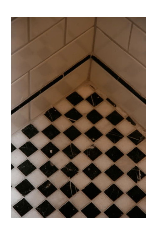B & W checkerboard/subway tile kids' bath