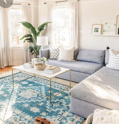 How do you match the curtains to a patterned rug?