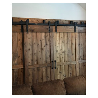Double Bypass Barn Door Walnut - Clásico - Houston - de Built By Blake ...