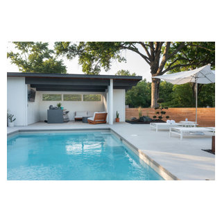 Leawood Modern Pool and Cabana - Modern - Swimming Pool & Hot Tub ...