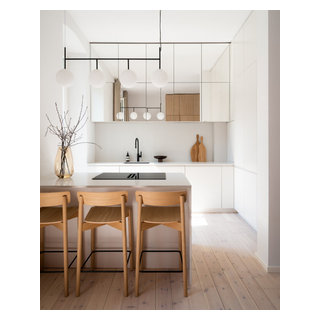 Mitte Magic: A Harmonious Blend of Vintage and Modern in a Berlin ...