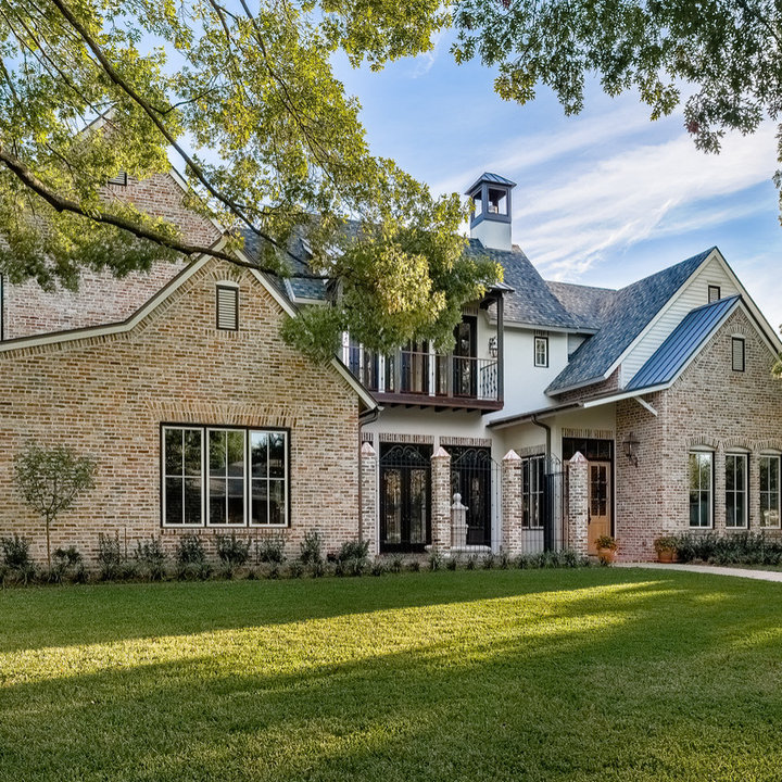 75 Transitional Exterior Home Ideas You'll Love - December, 2025 | Houzz