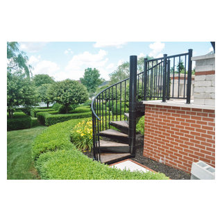 English Garden Overlook Patio - Traditional - Exterior - Indianapolis ...