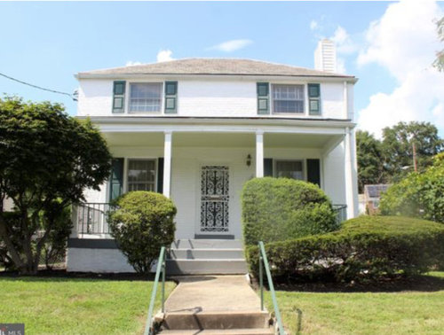 Should I buy this house on a main road? | Houzz Forum