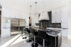 10Ft Ceiling, Upper kitchen cabinets