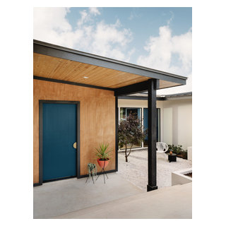 Atomic Ranch MCM Main House - Midcentury - Exterior - Austin - by ...