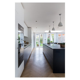 Simply Sleek - Contemporary - Kitchen - London - by Sola Kitchens ...