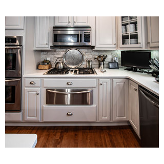 Painted Cabinetry with LaVenta Snow Drift Quartz and Travertine-Look ...