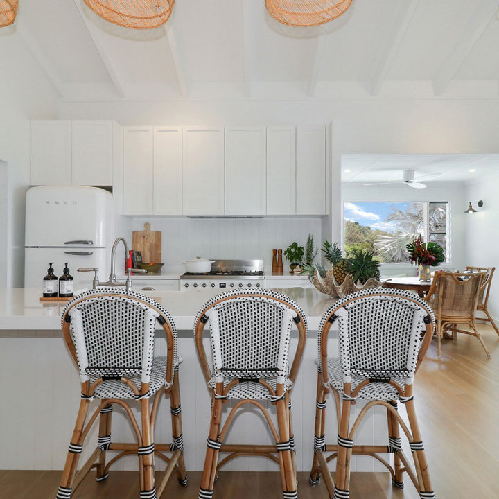 75 Beautiful Beach Style Kitchen Ideas & Designs - August 2023 | Houzz AU