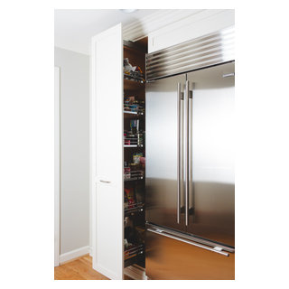 Hafele pull out pantry system - Clásico renovado - Atlanta - de Designs ...