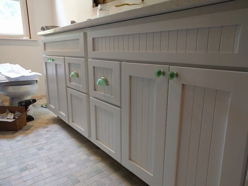 Cabinet pull location