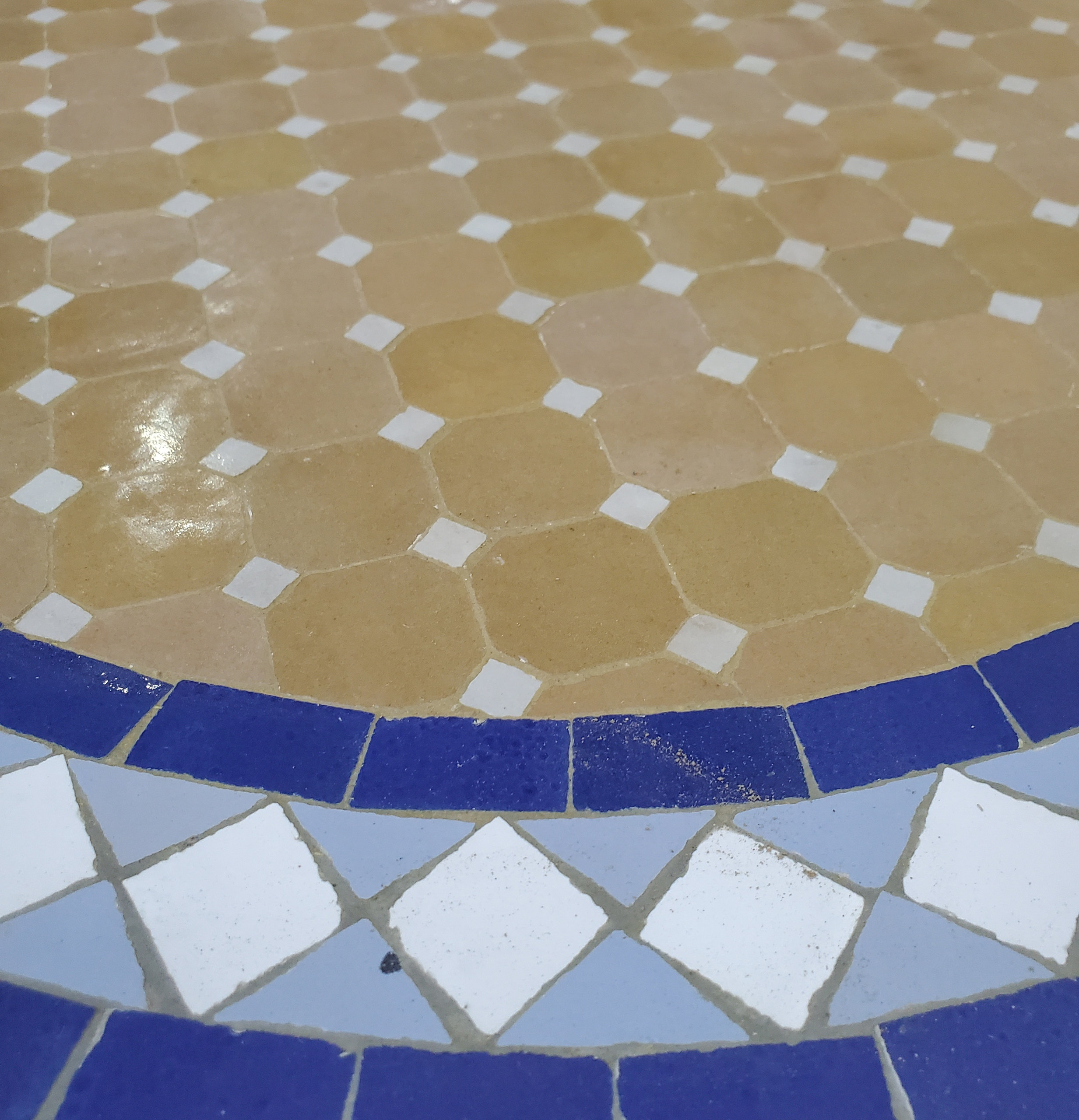 24" Multi-Color Moroccan Mosaic Table, Camel / Blue / White ...
