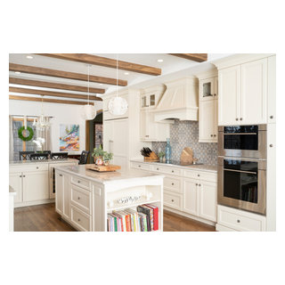 Traditional white kitchen remodel - Farmhouse - Kitchen - Minneapolis ...