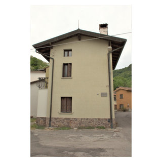 Stato di Fatto - Facciata esistente - intonaco civile e zoccolo in ...