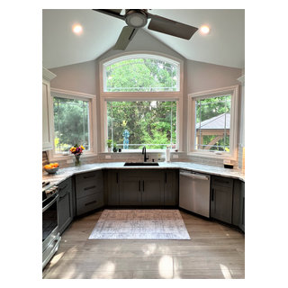 Showplace EVO Heritage CF Kitchen in Heron Plume & Graphite ...