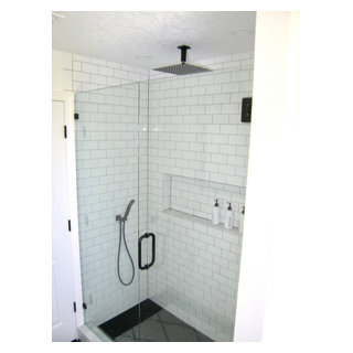 Barrow Guest Bath - Traditional - Bathroom - Tampa - by Schoeman ...