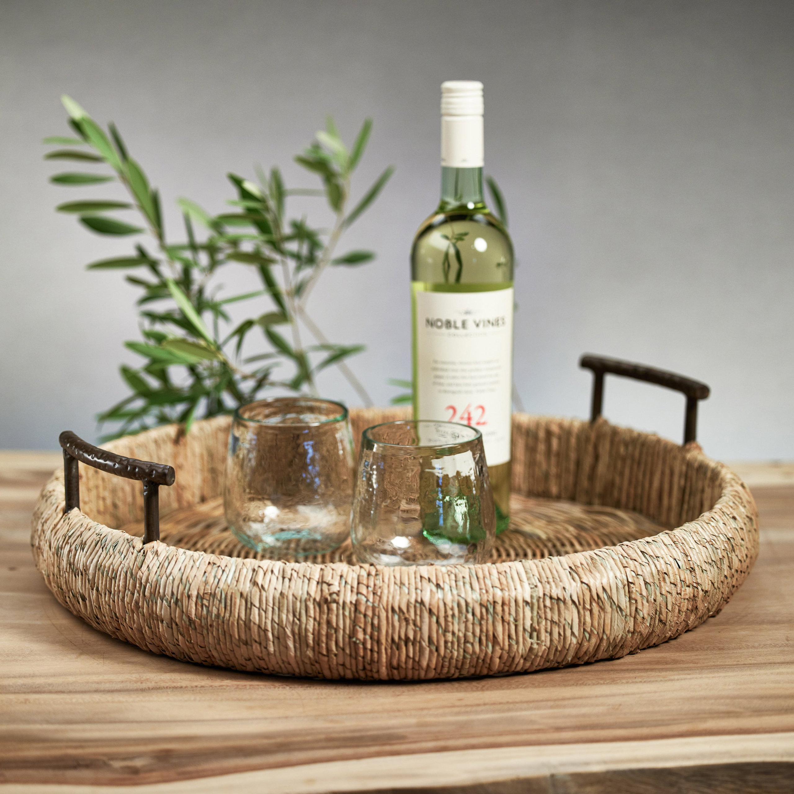 Willa Seagrass Single Rope Round Tray With Metal Handles - Beach Style ...