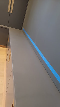 Filling gap between built-in table and wall