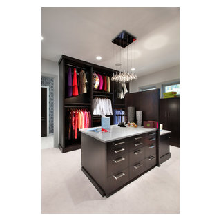 Contemporary Lake House - Wardrobe - Grand Rapids - by JEFFERY ROBERTS ...