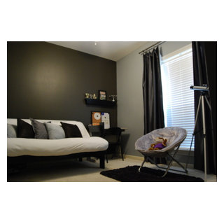 Home Office Guest Room with Futon - New York - by Urban Futons - Dr ...