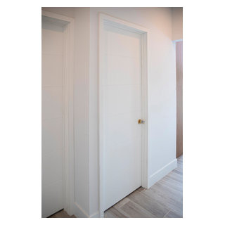 Key Marathon Kitchen - Modern - Hallway & Landing - Miami - by ...