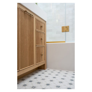 Abbott - Traditional Hall Bath - Traditional - Bathroom - San Francisco ...